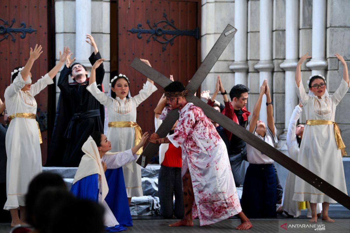 Prosesi Jalan Salib di berbagai lokasi di Indonesia - ANTARA News