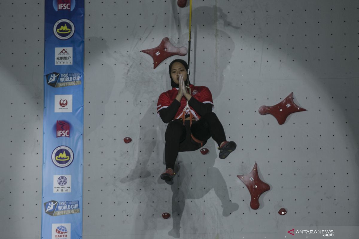 Aries Susanti rebut emas dan pecahkan rekor dunia panjat tebing - ANTARA News Jawa Timur