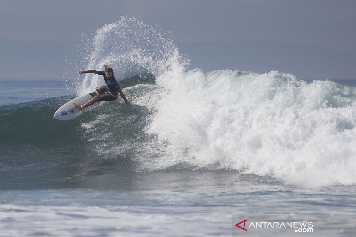 Kejuaraan selancar dunia di Bali - ANTARA News