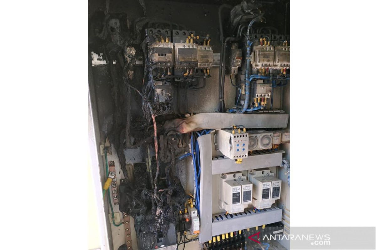 Panel listrik pompa air PDAM Tirta Mon Mata terbakar, suplay air ...