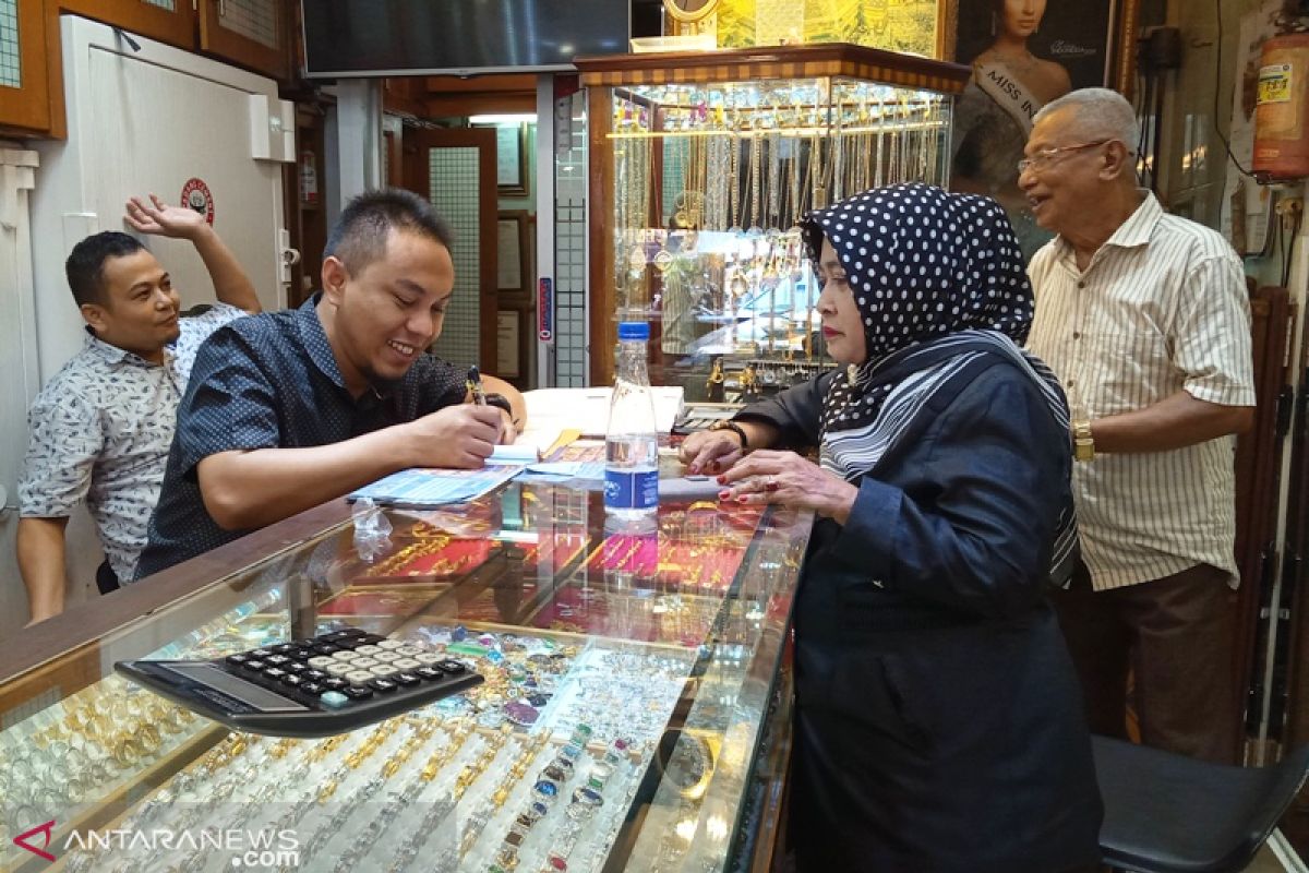 Harga emas naik di pasar Raya Padang - ANTARA Sumbar