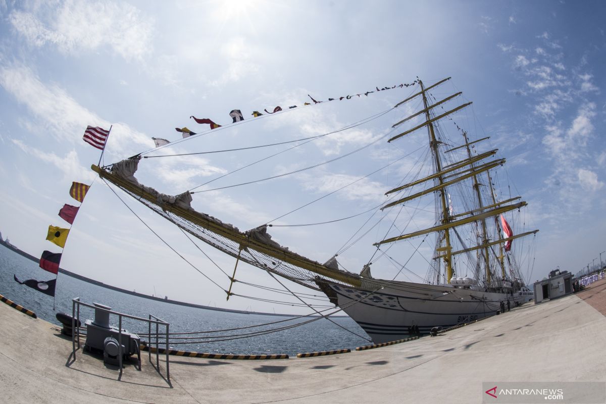 KRI Bima Suci sandar di Busan - ANTARA News