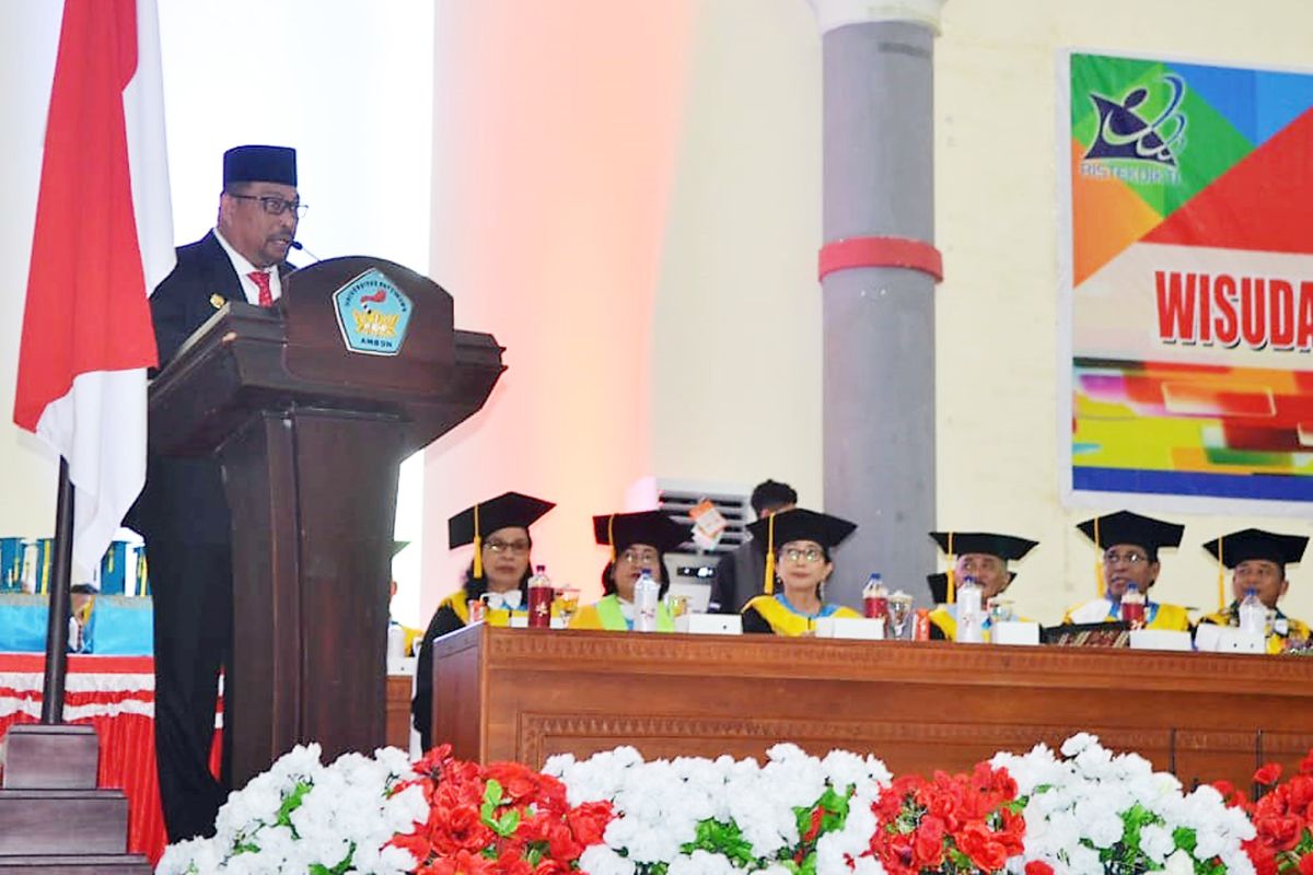 Gubernur : lulusan Unpatti Ambon harus mampu bersaing di revolusi ...