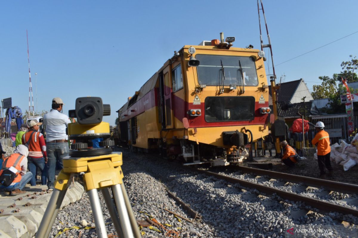 Pembangunan jalur ganda KA lintas selatan Jawa - ANTARA News Jawa Timur
