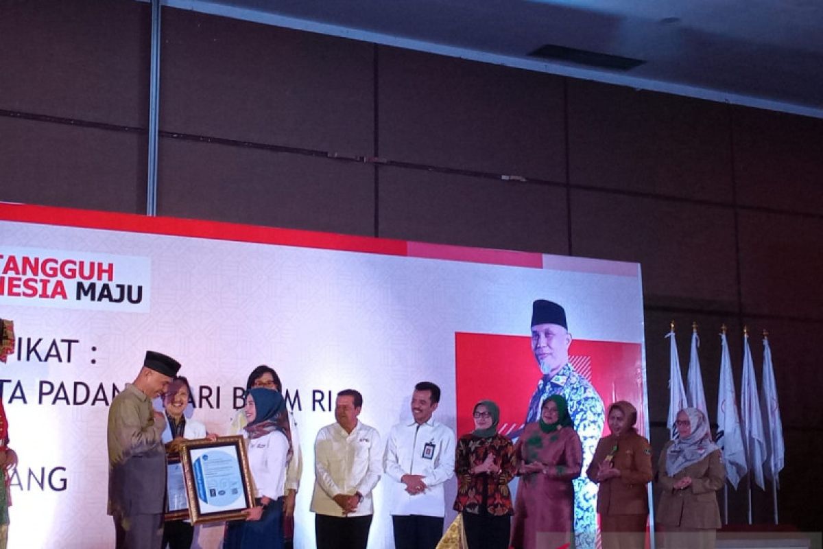 PMI Kota Padang peroleh sertifikat CPOB dan ISO dari BPOM - ANTARA Sumbar