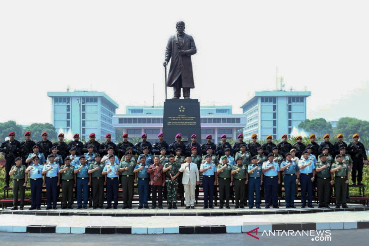 Menhan kunjungi Mabes TNI - ANTARA News
