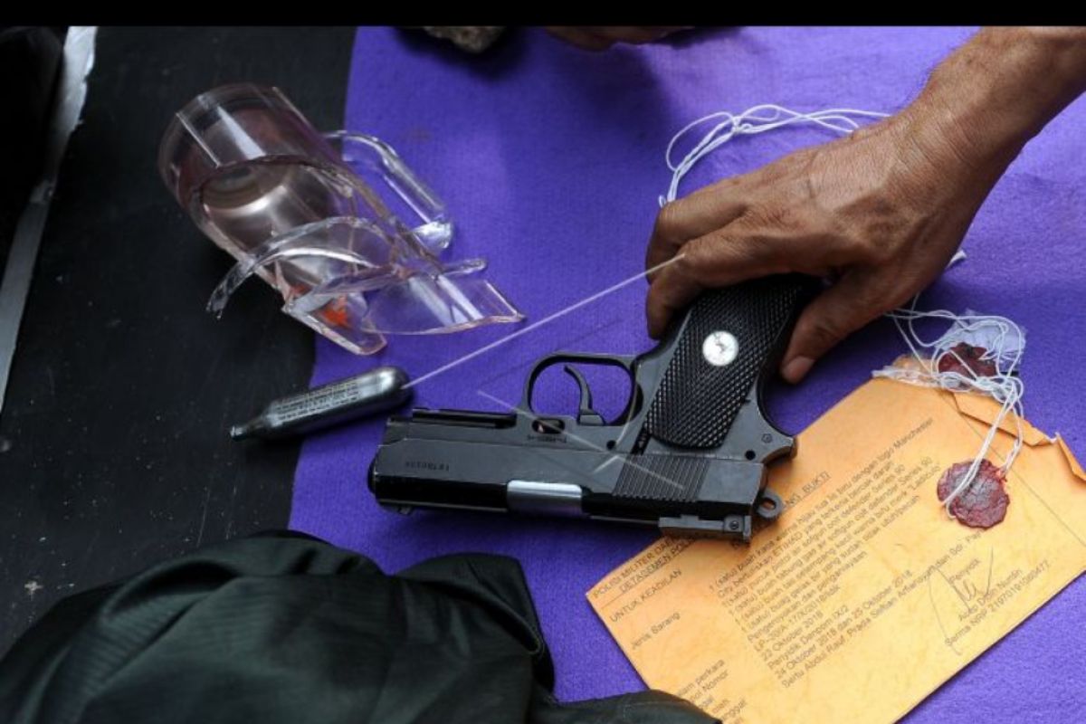 Pemusnahan senjata api - ANTARA News Bali