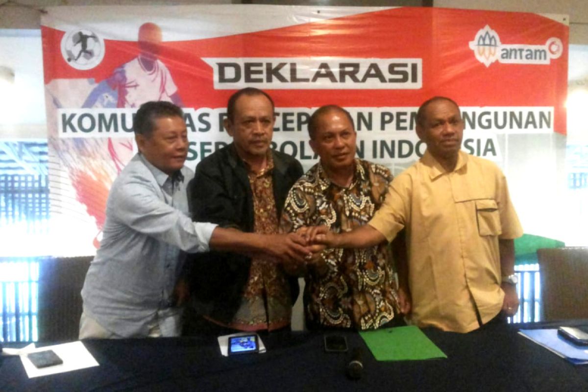 Rully Nere nyatakan stok pemain bola perempuan mulai berlimpah - ANTARA ...