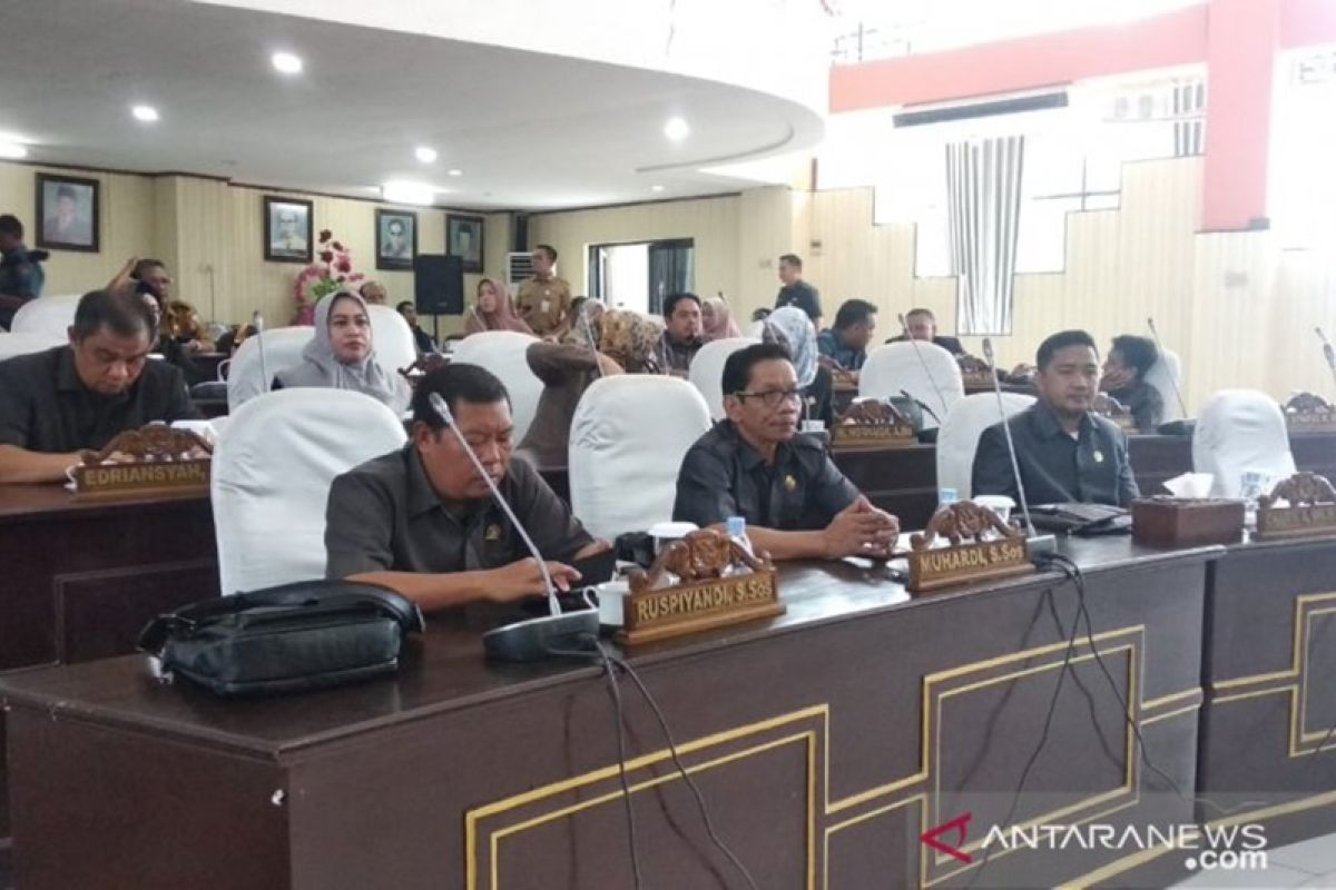 DPRD desak Bupati segera bentuk tim soal Kambatang Lima - ANTARA News Kalimantan Selatan