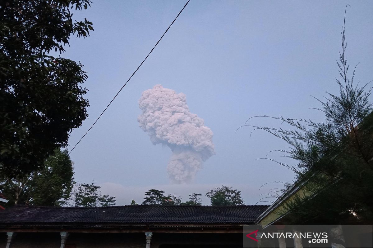 Gunung Merapi erupsi lagi - ANTARA News
