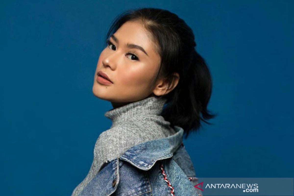 Riri rilis singgel "Andai Dulu" untuk serial "Masih (Cinta) Terbaik ...