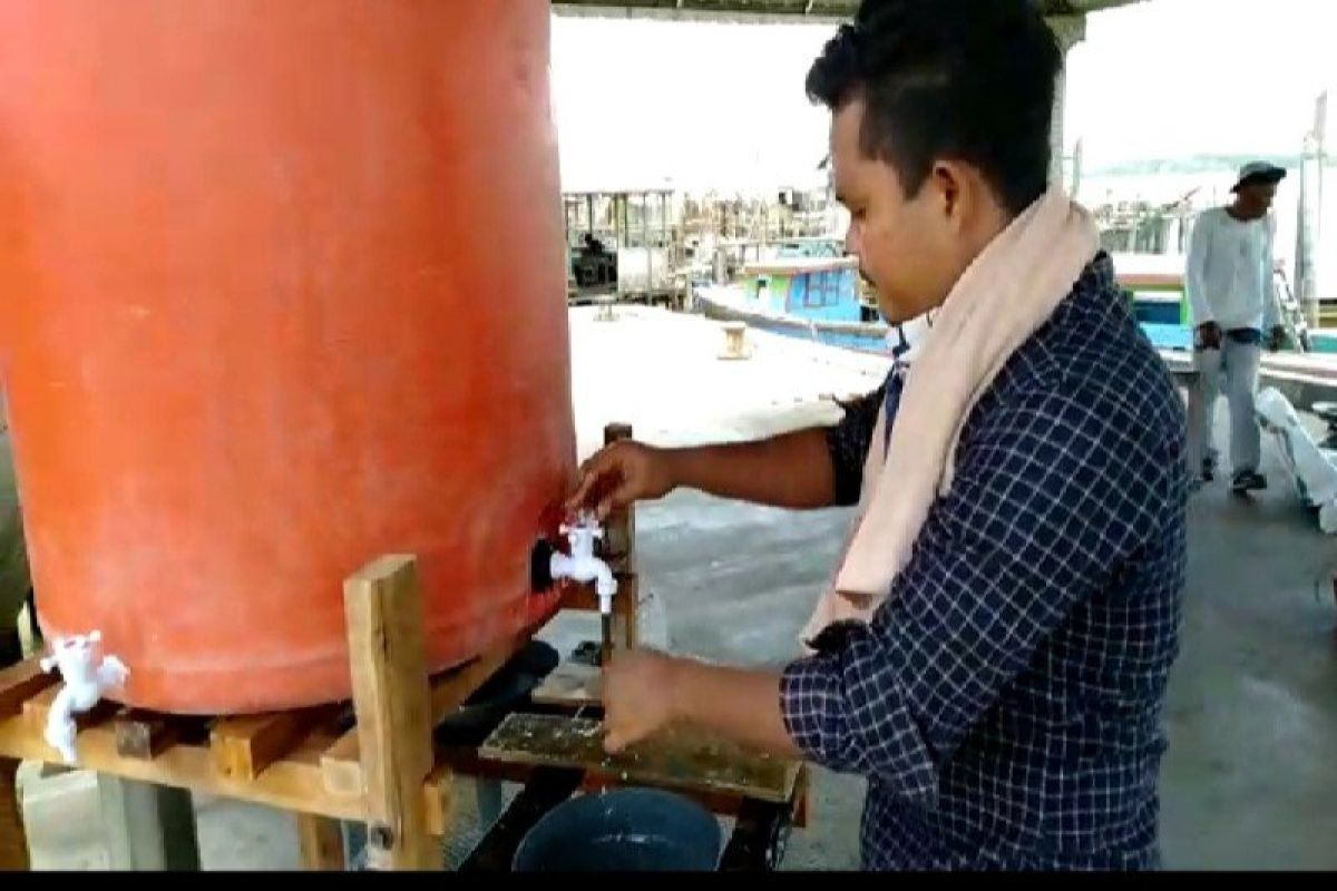 Dermaga Jaring Halus Langkat dipasang tempat cairan cuci tangan cegah ...