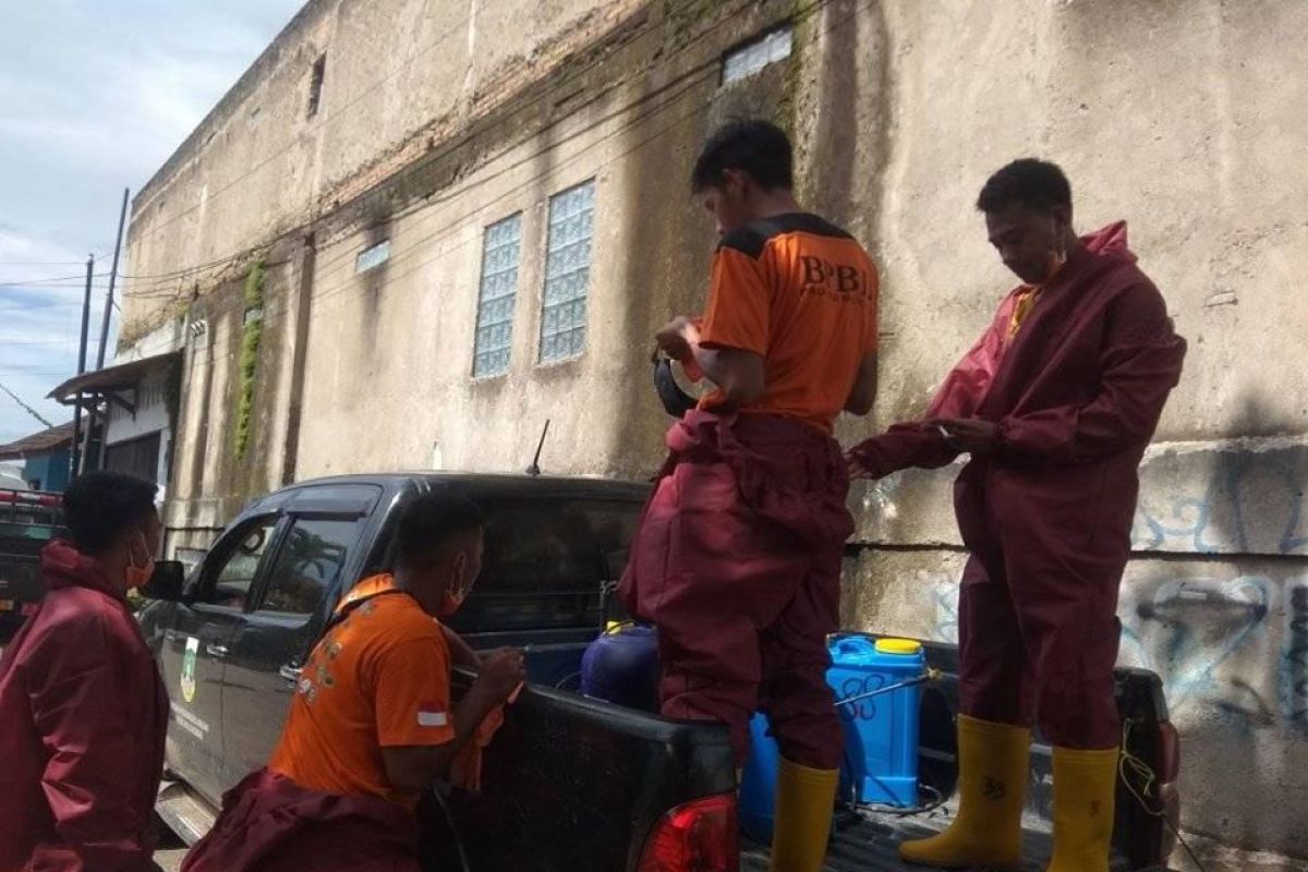 Cegah wabah corona, BPBD Banten dirikan tenda posko di perbatasan Lebak - ANTARA News Banten