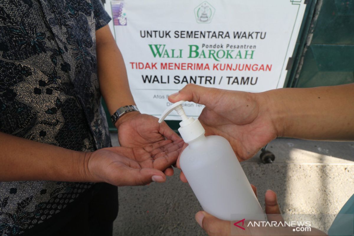 Normal baru di pondok pesantren Wali Barokah Kediri - ANTARA News