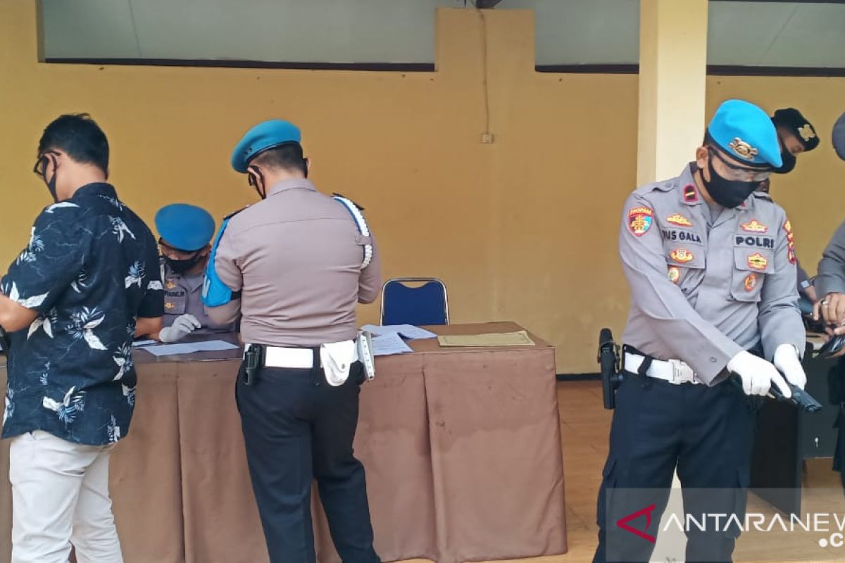 Propam Polres Serang Kota gelar pemeriksaan senpi anggota - ANTARA News Banten