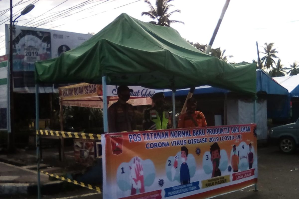 Cegah penyebaran COVID-19, Agam dirikan lima pos di pasar saat normal baru - ANTARA Sumbar