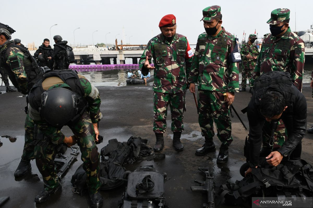 Kopaska TNI AL gelar Latihan Peperangan Laut Khusus - ANTARA News