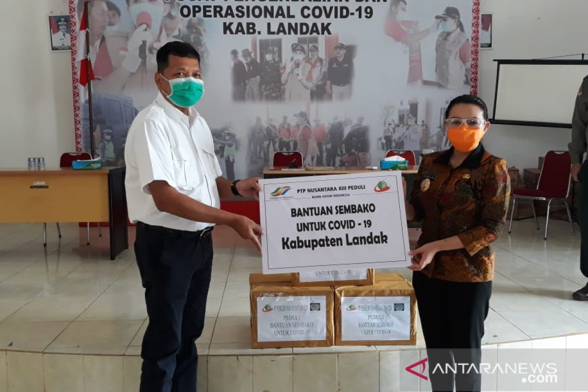PTPN XIII kembali serahkan bantuan paket sembako di Landak - ANTARA ...
