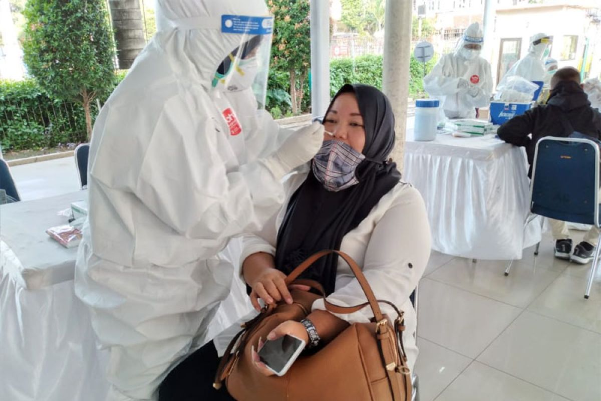 Pemerintah Kota Bogor menyelenggarakan Swab Test di Stasiun KRL Bogor ...