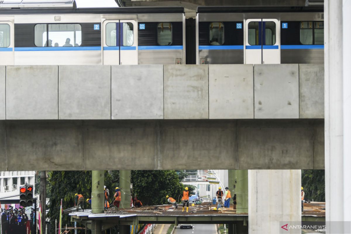 Progres pembangunan skybridge halte CSW-MRT ASEAN - ANTARA News