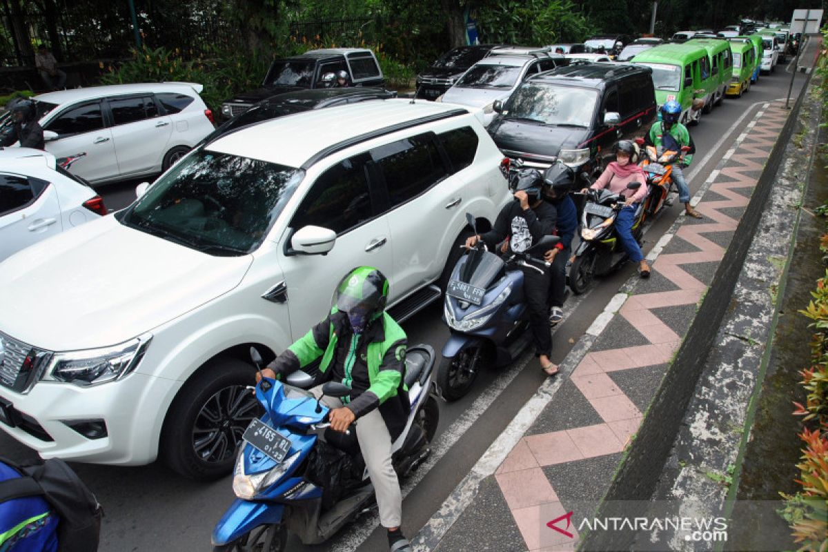 Kepadatan lalu lintas di Kota Bogor saat libur tahun baru - ANTARA News