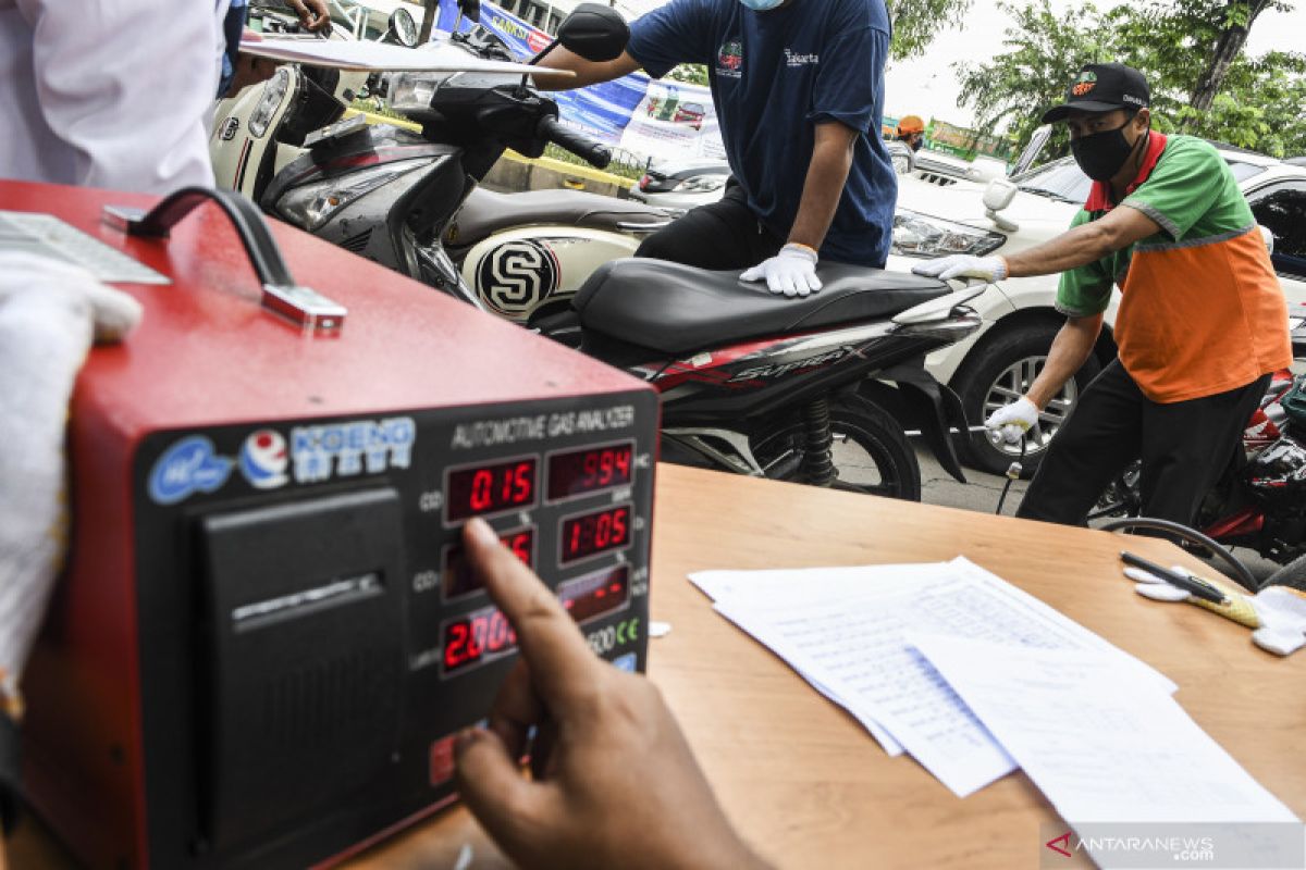 Uji emisi kendaraan bermotor di Jakarta - ANTARA News