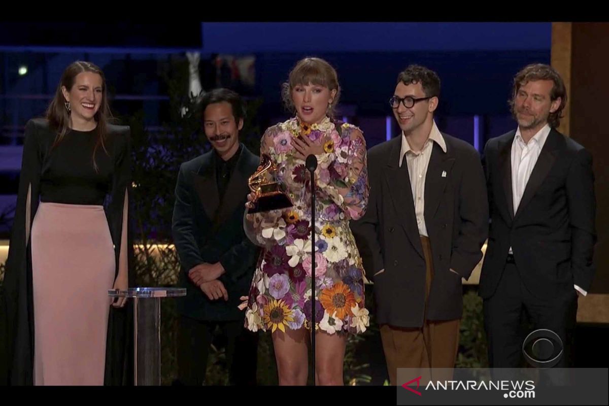Album Folklore oleh penyanyi Taylor Swift sabet Grammy Awards kategori ...
