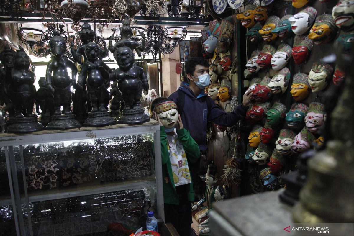 Pasar barang antik Triwindu di Kota Solo - ANTARA News