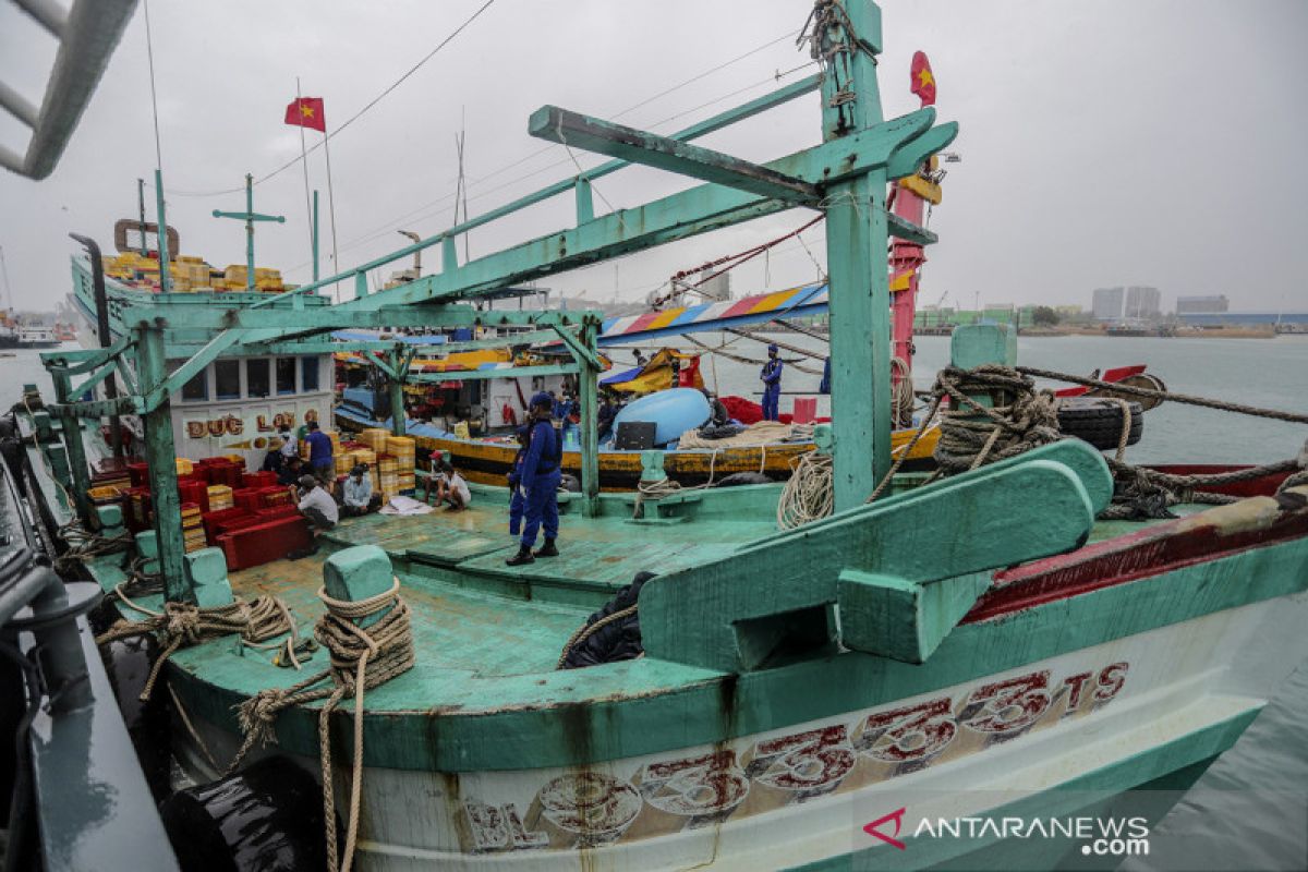 Penangkapan kapal nelayan asing di Perairan Natuna Utara - ANTARA News