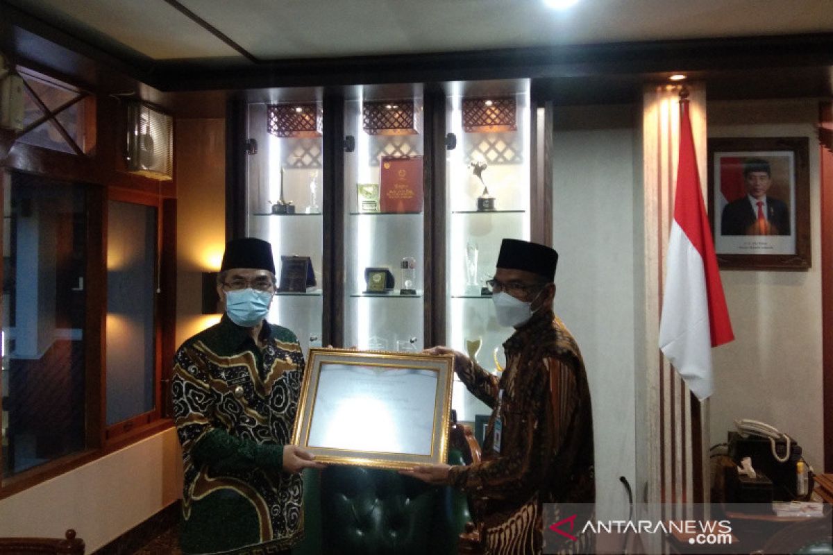 Bupati Bantul : Penghargaan Kemenpan RB motivasi tingkatkan kinerja - ANTARA News Yogyakarta ...