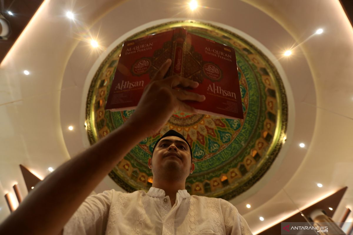 Iktikaf akhir Ramadhan di Aceh - ANTARA News