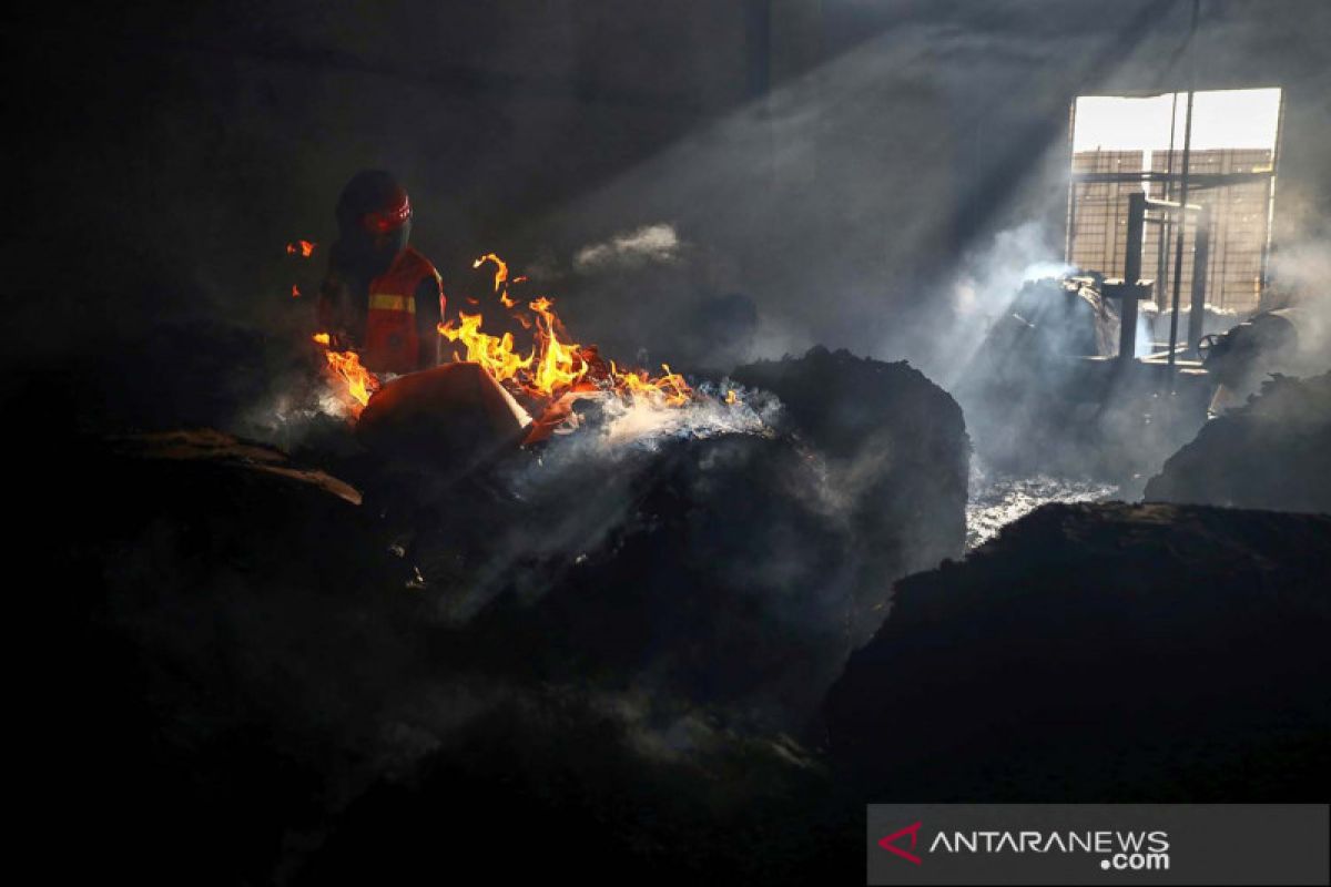Kebakaran pabrik di Dhaka Bangladesh - ANTARA News