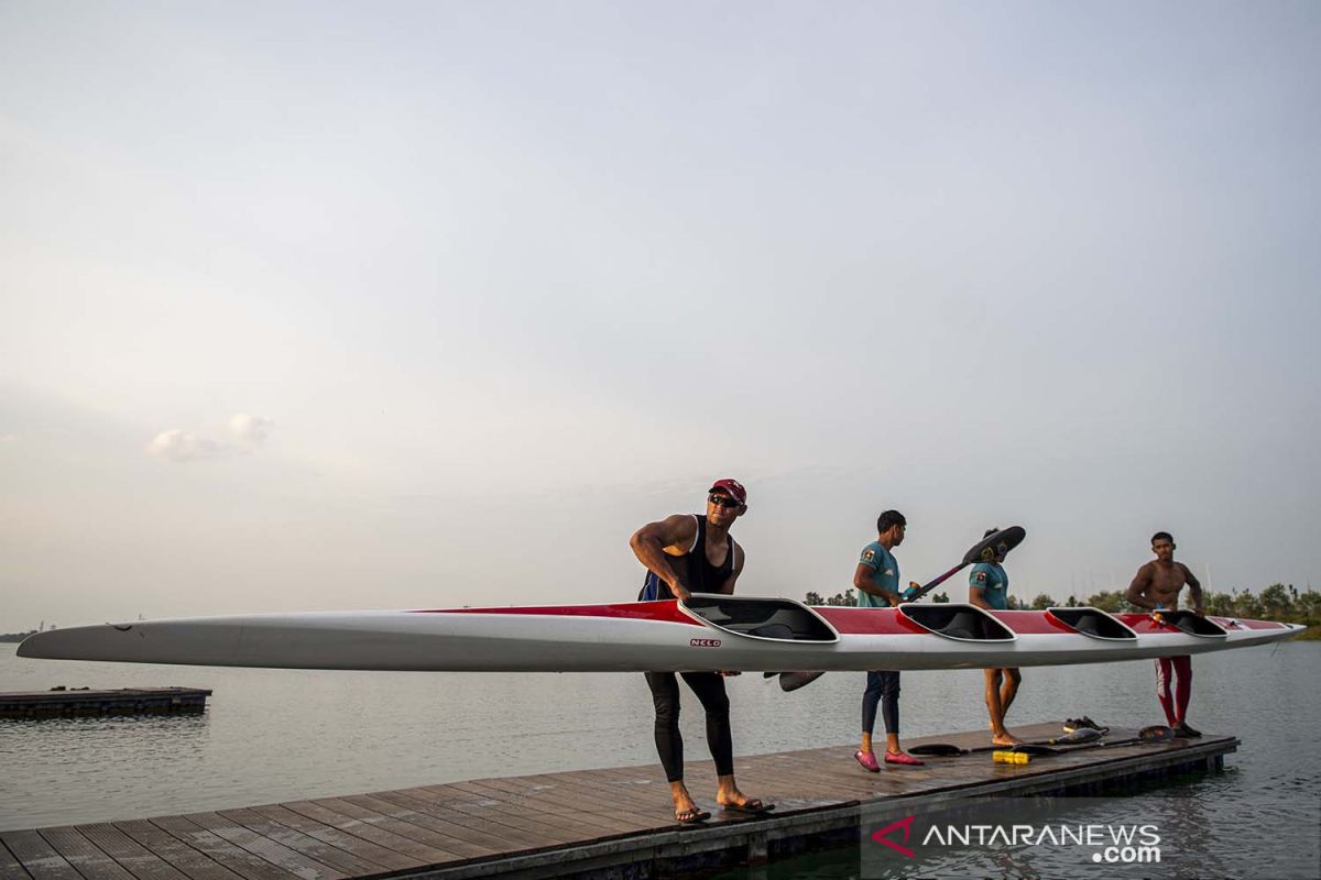 Latihan atlet dayung DKI di Palembang jelang PON Papua - ANTARA News