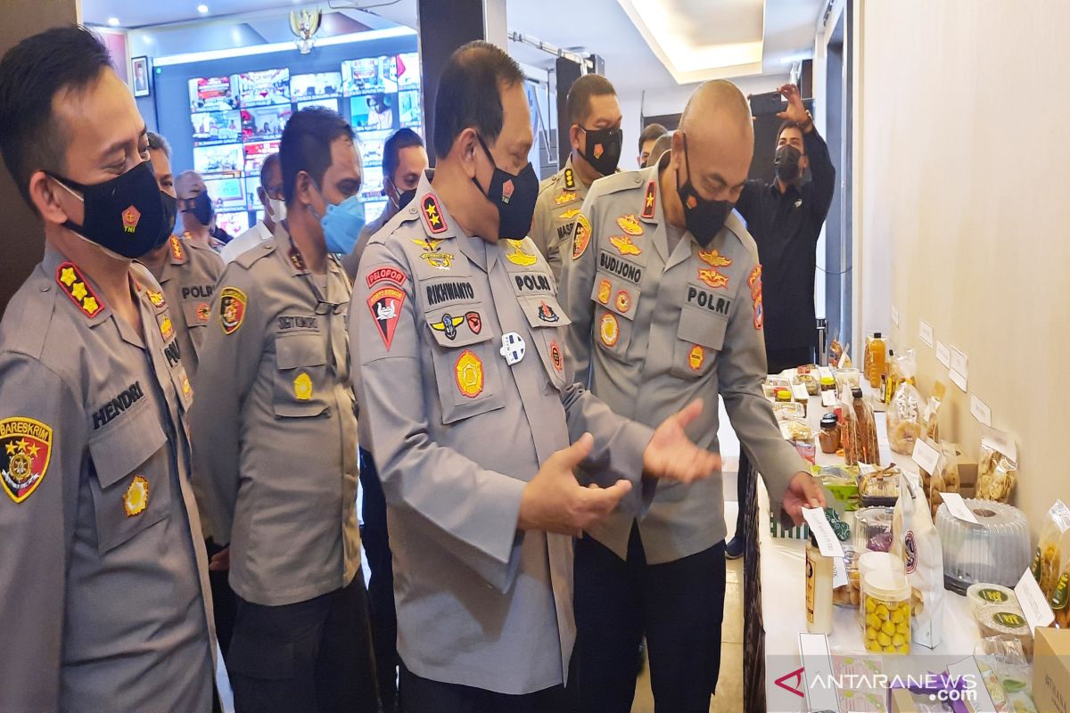 Alumni Akabri 96 fasilitasi UMKM pelatihan pemasaran digital di masa ...
