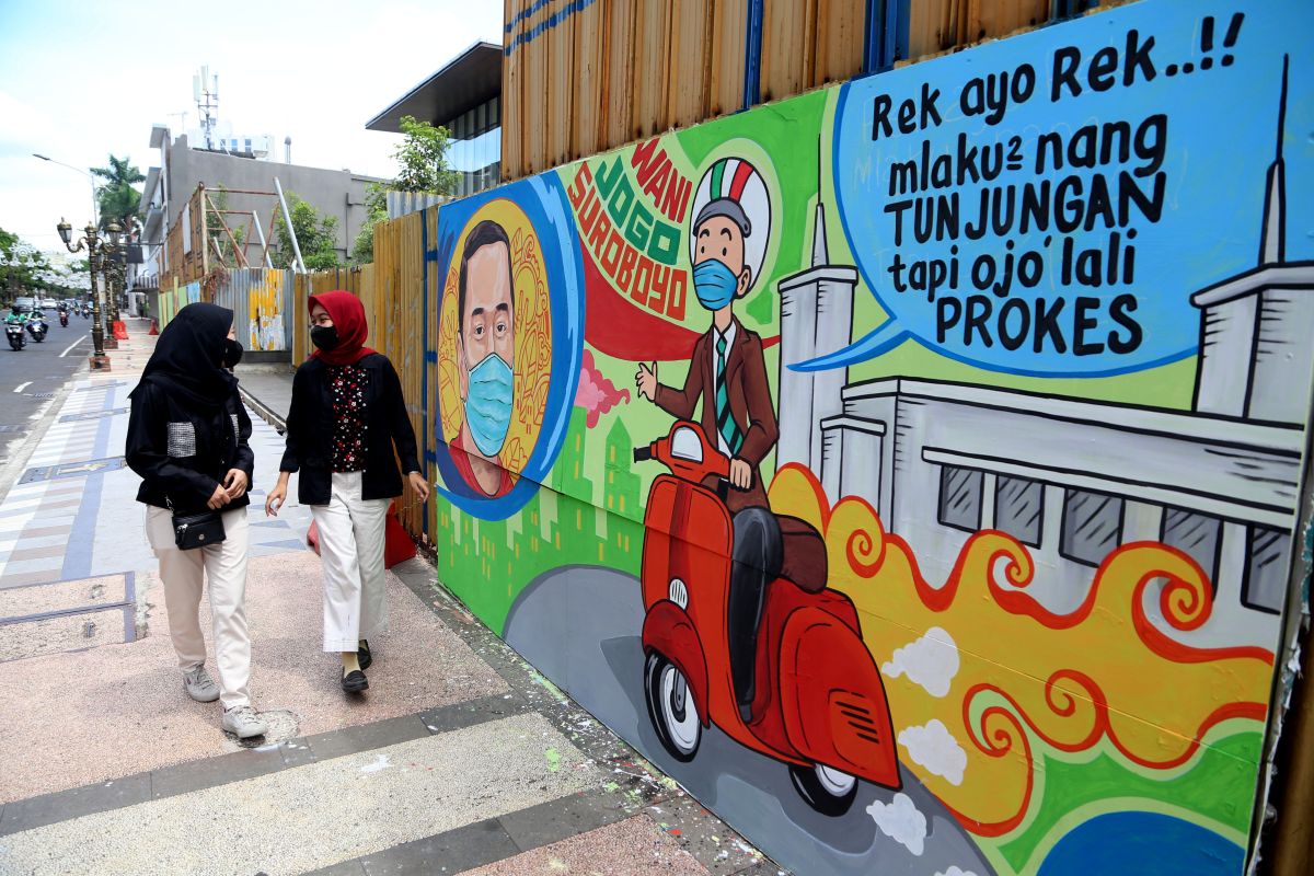 Kawasan Jalan Tunjungan Surabaya dipercantik dengan mural tentang ...