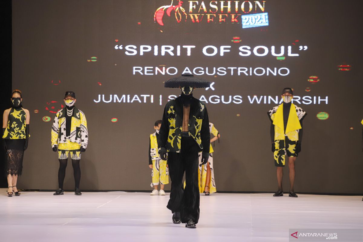 Desainer lokal jadi bintang di Batam Batik Fashion Week 2021 - ANTARA News