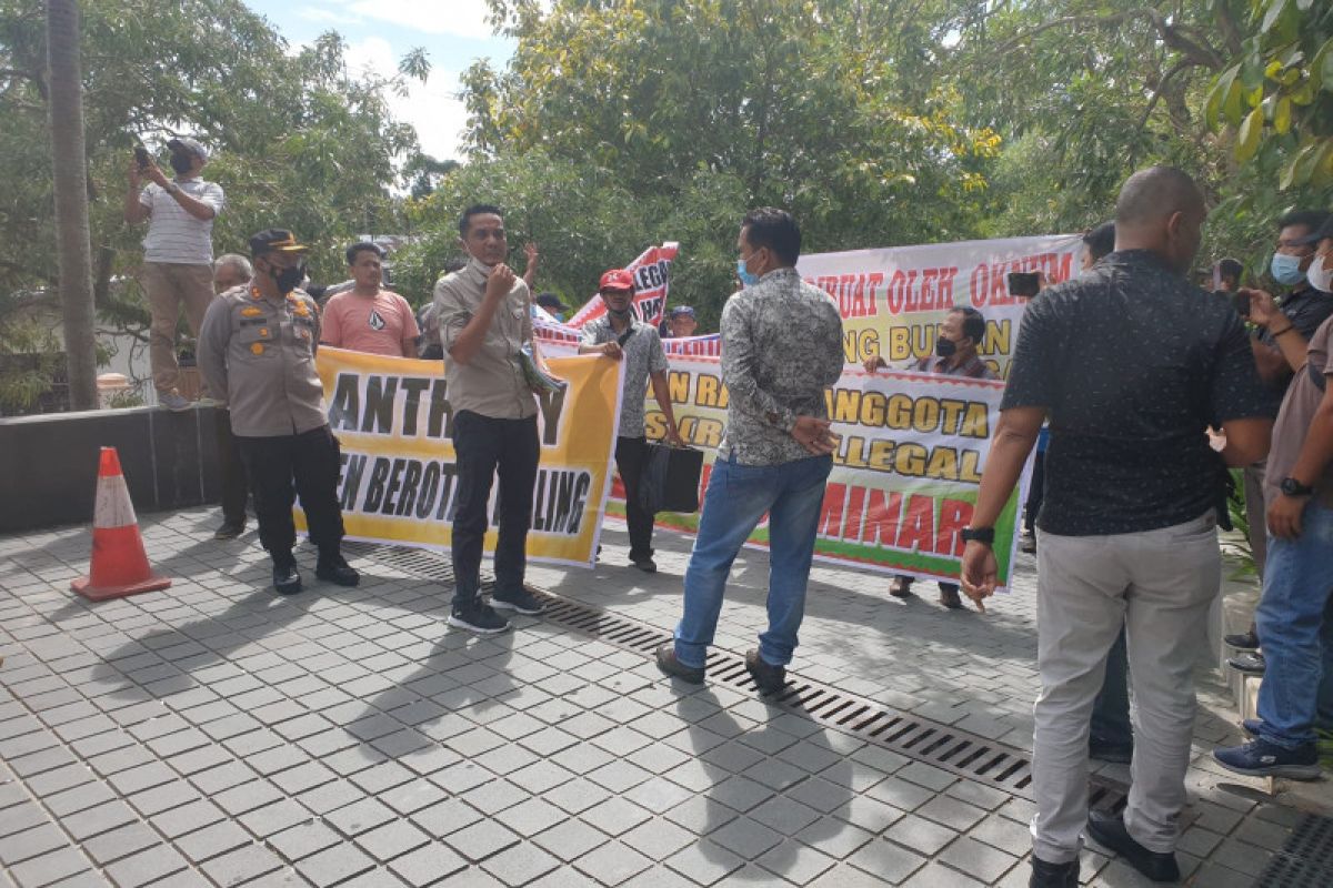 Kopsa-M Kampar bantah rapatnya dibubarkan polisi - ANTARA News Kopsa-M Kampar bantah rapatnya dibubarkan polisi - ANTARA News
