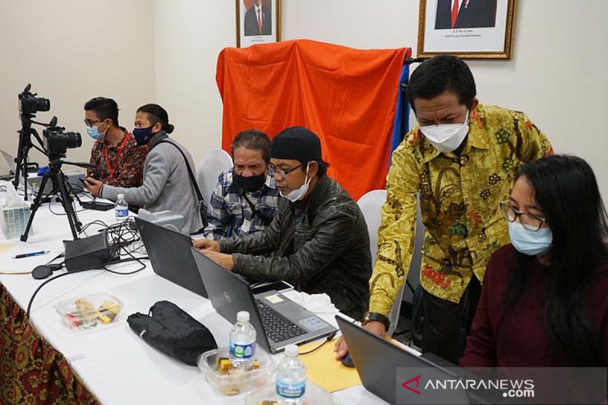 KJRI Chicago layani pembuatan KTP dua menit - ANTARA News