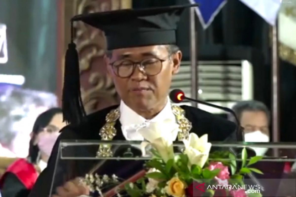 Rektor memastikan UGM terus beradaptasi di era revolusi industri 4.0 ...