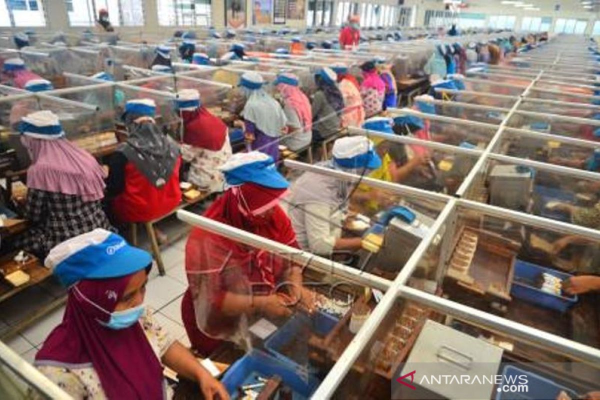 Kenaikan Cukai Rokok - ANTARA Sumbar