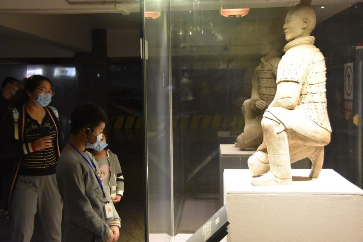 Patung-patung logam ditemukan di museum Prajurit Terakota di China ... Patung-patung logam ditemukan di museum Prajurit Terakota di China ...