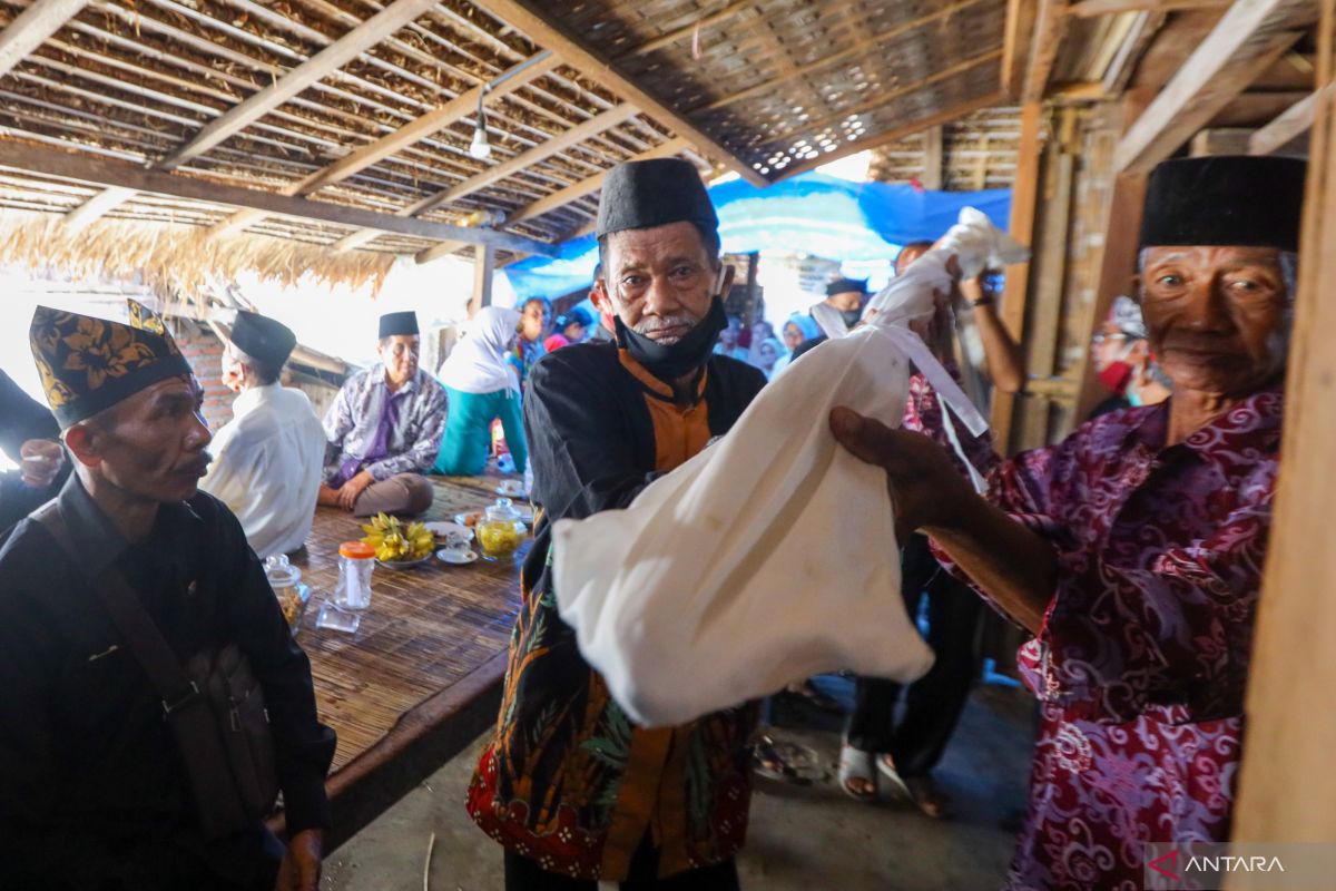 Tradisi Resik Kagungan Suku Osing - ANTARA News Jawa Timur