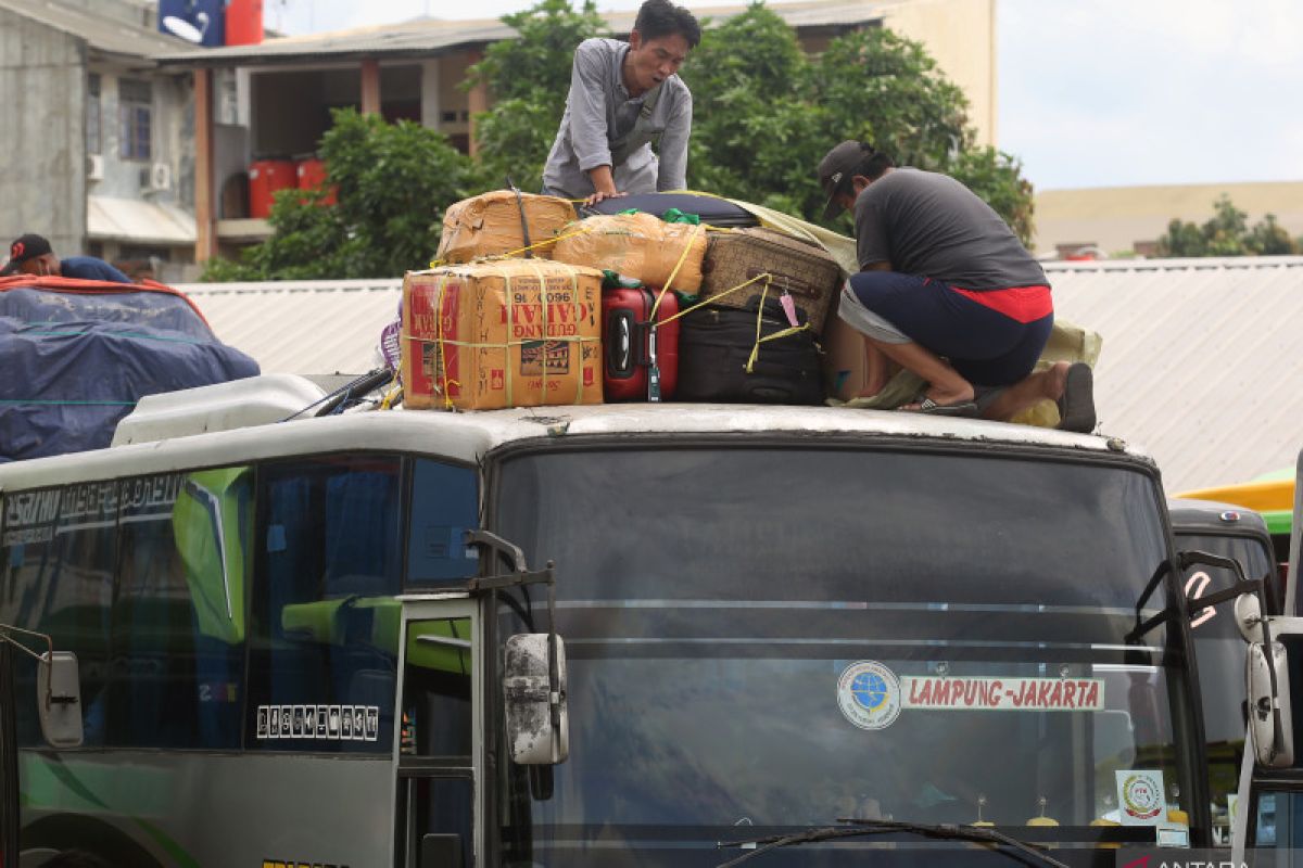 Arus mudik di Terminal Kalideres - ANTARA News
