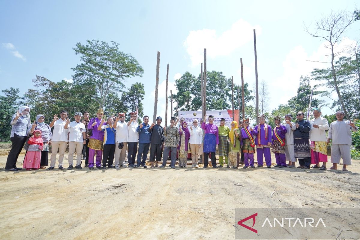 Menjaga tradisi, melestarikan adat suku Mapur - ANTARA News Bangka Belitung