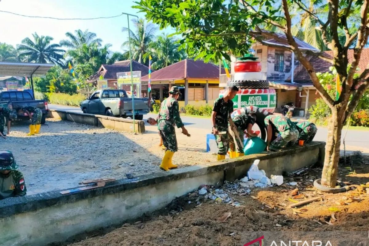 TNI bersihkan rumah ibadah di Mukomuko - ANTARA News Bengkulu