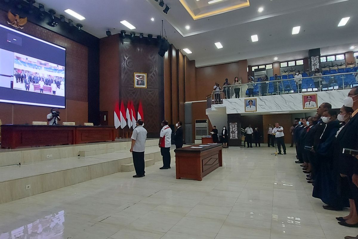 Sekda Papua melantik 106 kepala sekolah se-Papua - ANTARA News Papua
