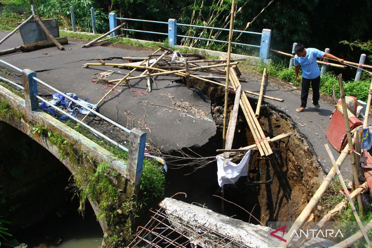 Jembatan Rusak di Malang - ANTARA News Jawa Timur