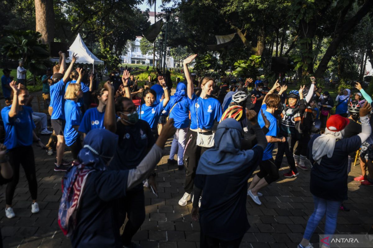 Delegasi EDM-CSWG kunjungi Taman Suropati - ANTARA News