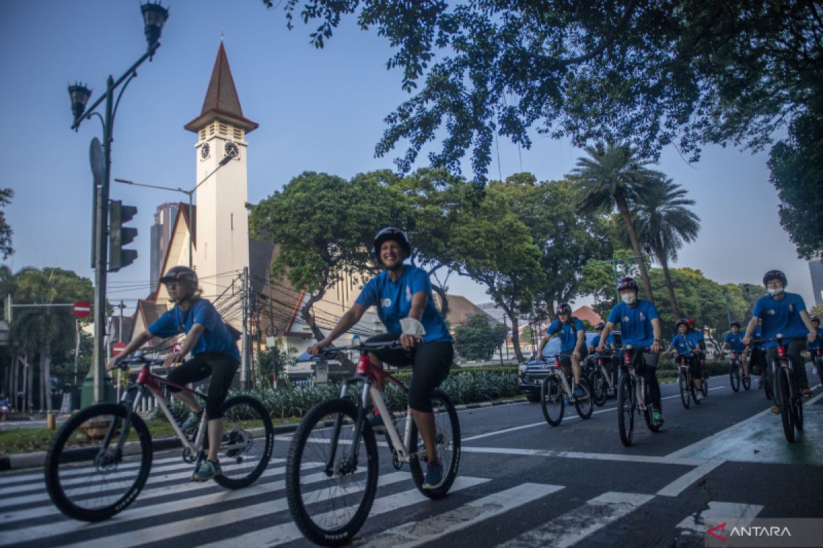 Delegasi EDM-CSWG kunjungi Taman Suropati - ANTARA News