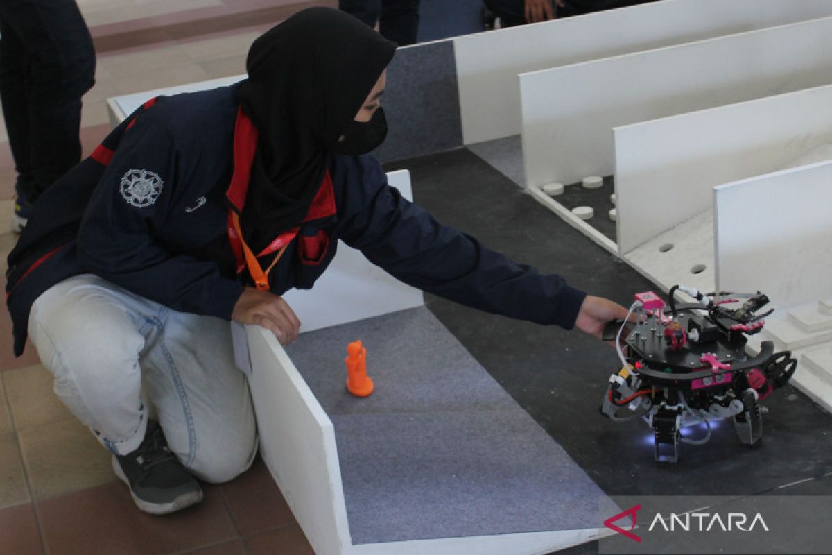 Kontes robot Indonesia - ANTARA News Jawa Timur